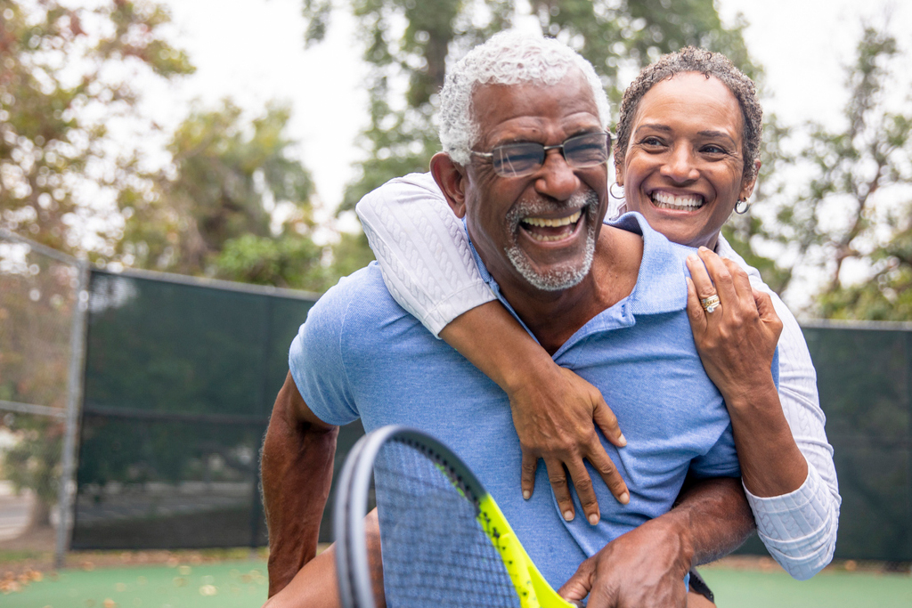 Active Adult Living Offers Benefits for Those Over 55 - Avidor